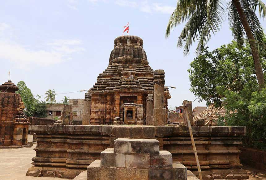 Walk around the most glorious and beautiful Tourist Places in Odisha
